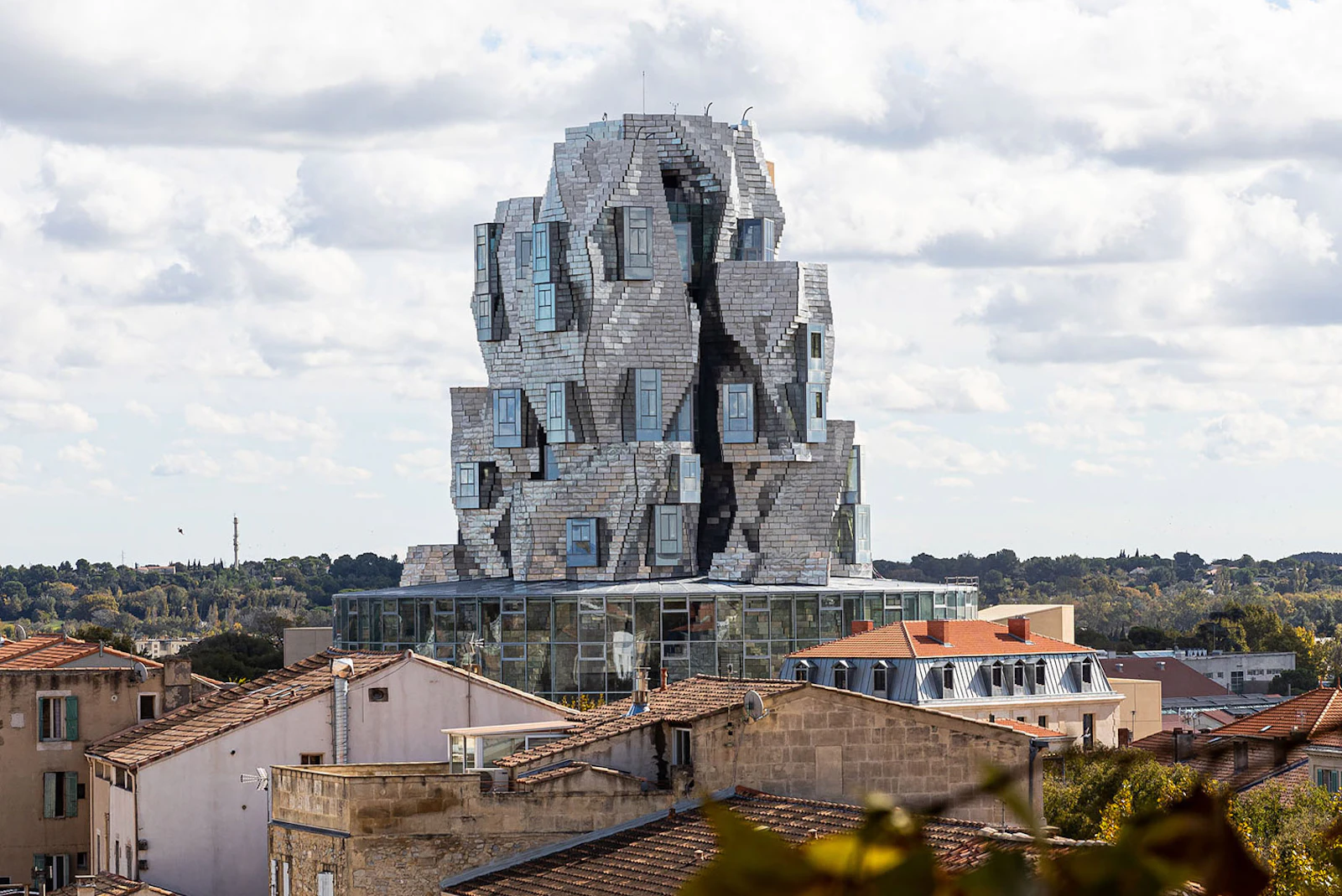 The Architecture and Design of STUDIOS