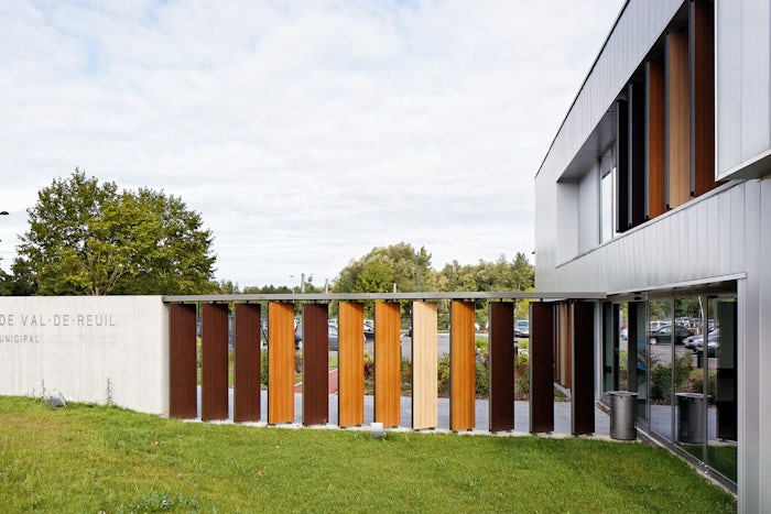 The Architecture and Design of STUDIOS